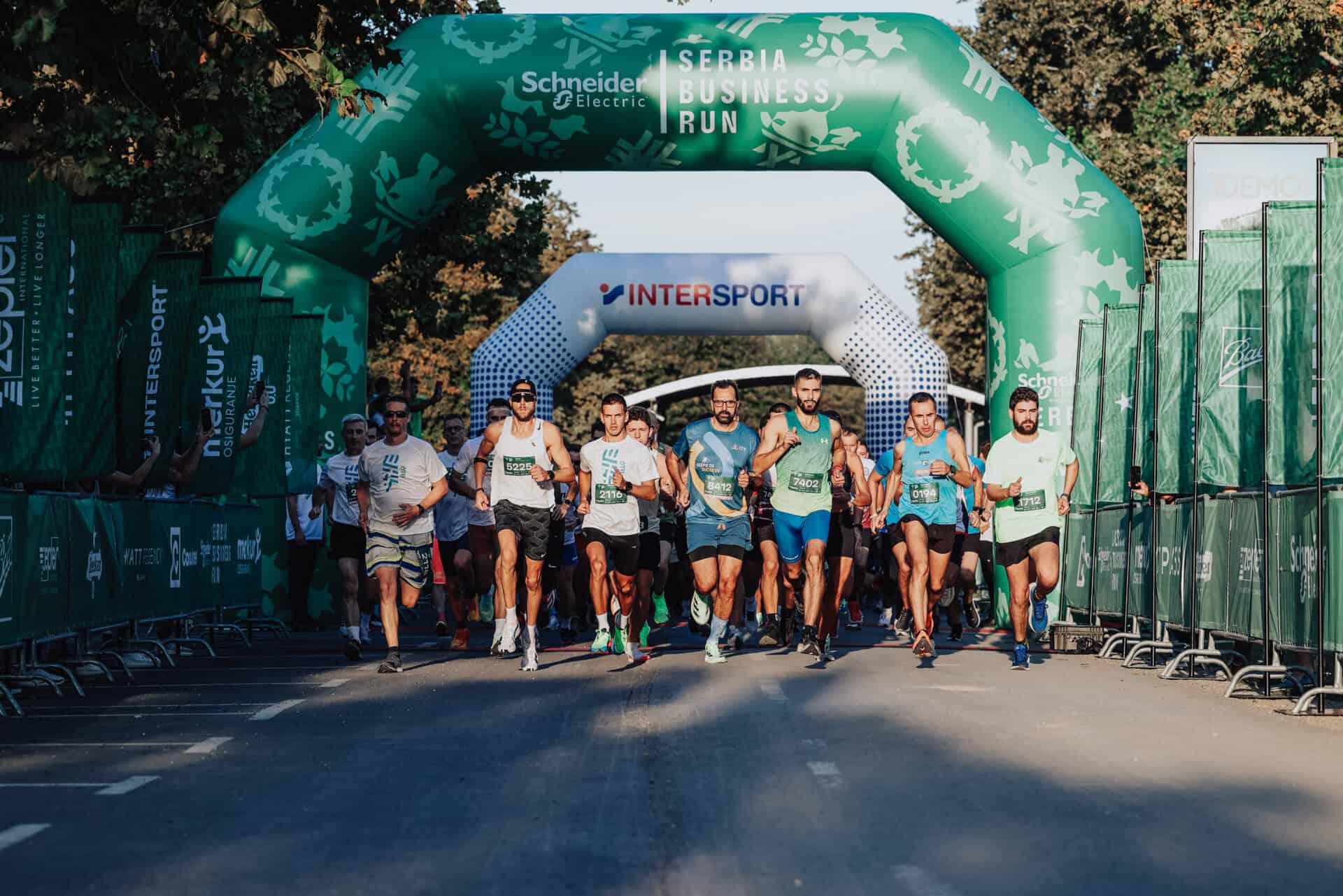 Tim Yandex pobednik Schneider Electric Belgrade Business Run-a za 2024 ...